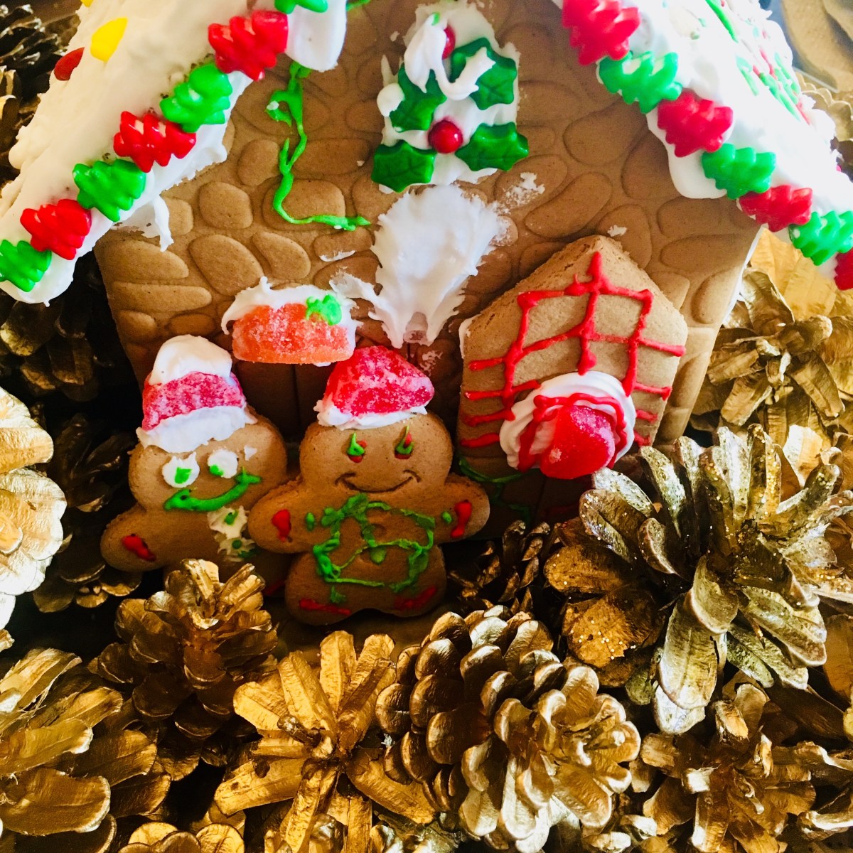 Christmas Traditions: MAKING UGLY GINGERBREAD HOUSES – Ashley Portals